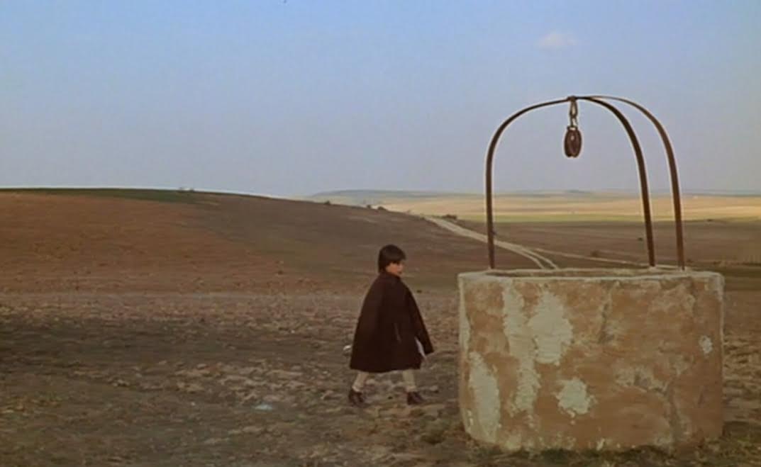 The Spirit of the Beehive – Movie Reviews Simbasible The Spirit of the Beehive – Movie Reviews Simbasible